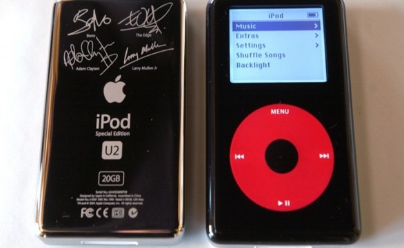 อึ้ง! iPods รุ่นเก่า มีลายเซ็นวง U2 ขายได้ราคาสูงลิบ ถึง 2.9 ล้านบาท