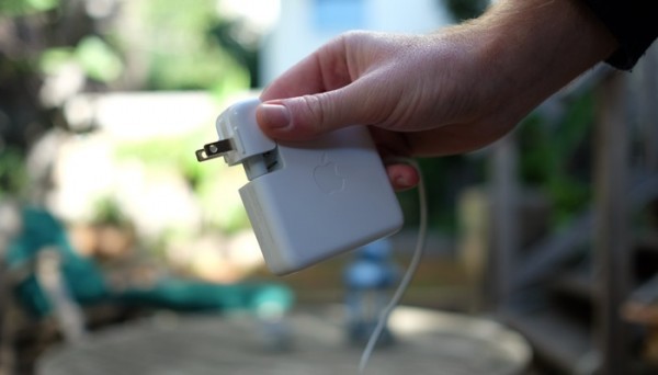 Apple ออก World Adapter ชุดเดียวใช้ชาร์จไฟได้ทั่วโลก