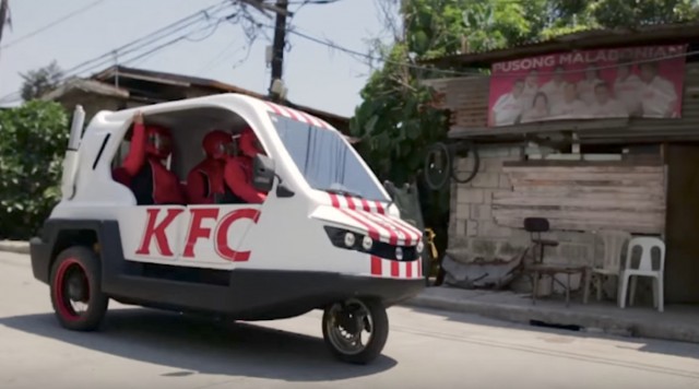 KFC ทำ CSR ในฟิลิปปินส์ได้เจ๋ง ส่งรถสะเทิ้นน้ำสะเทิ้นบกแจกไก่ให้ ...