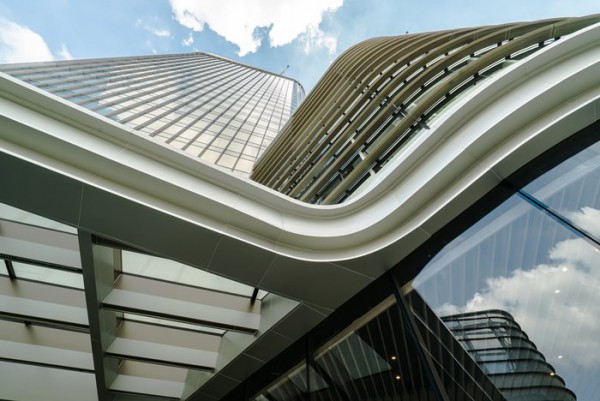 The Luxury Mixed Use Complex ที่ดีที่สุดบนอโศก-เพชรบุรี! “SINGHA ...