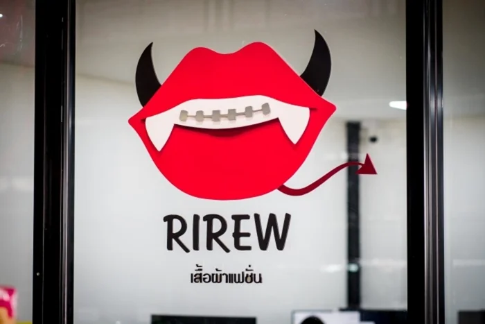 กรณีศึกษา “Rirew” เจ้าแม่ไลฟ์สดขายทุกอย่าง ภายใต้การเป็น Partner กับไปรษณีย์ไทย ความสำเร็จที่ ...