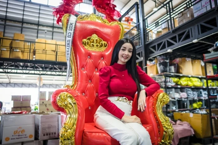 กรณีศึกษา “Rirew” เจ้าแม่ไลฟ์สดขายทุกอย่าง ภายใต้การเป็น Partner กับไปรษณีย์ไทย ความสำเร็จที่ ...