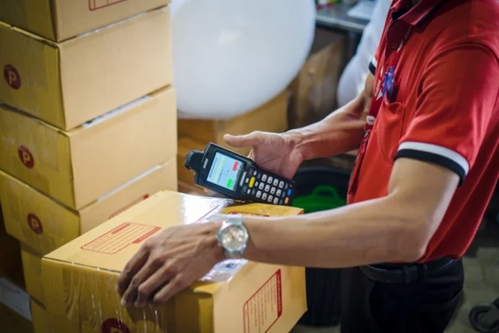 กรณีศึกษา “Rirew” เจ้าแม่ไลฟ์สดขายทุกอย่าง ภายใต้การเป็น Partner กับไปรษณีย์ไทย ความสำเร็จที่ ...