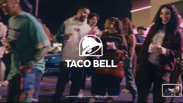 Taco Bell นำเสนอฟุตบอลในโฆษณาใหม่รับกระแสบอลโลก