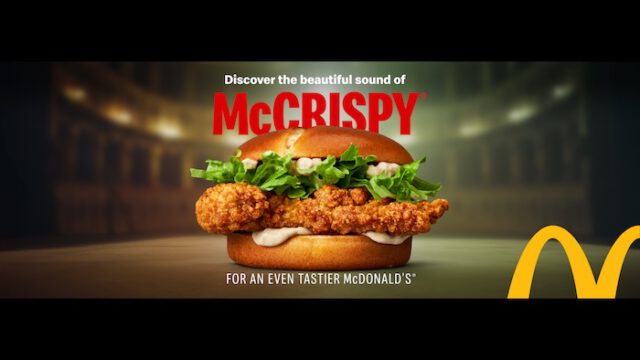 หยิบความกรุบมาทำเพลง! McDonald's พาแซนด์วิชไก่ McCrispy ขึ้นเวทีออร์เค ...