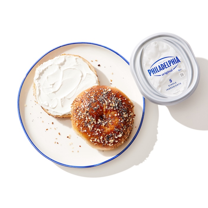 ทาได้สบายใจ! Philadelphia Cream Cheese ร่วมมือกับร้านขนมปัง ประเดิมอบเบ ...