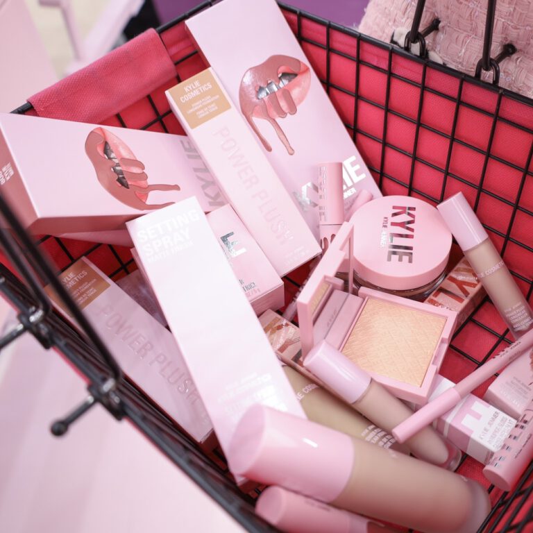 เจาะ 5 กลยุทธ์ความสำเร็จ “EVEANDBOY” เกือบ 2 ทศวรรษในตลาด Beauty Retailer พร้อมสร้างยอดขาย 23 ...