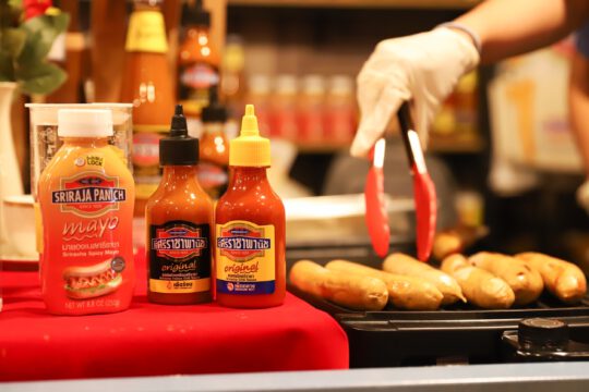 ซอสพริกศรีราชาพานิช ไอเดียบรรเจิด จับมือ Uncle Boss เปิดตัวไส้กรอกเชด ...