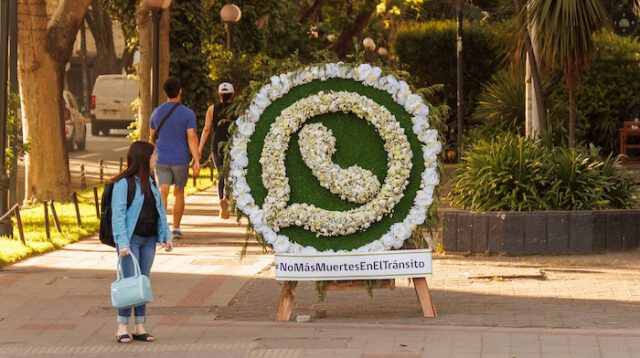 พวงหรีดจากโซเชียล! Social Wreaths แคมเปญสะกิดใจระวังอุบัติเหตุบนถนนชิลี