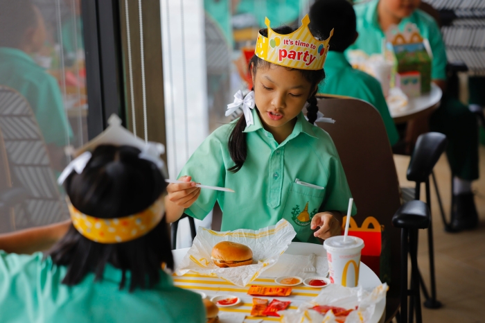 แมคโดนัลด์ ประเทศไทย ฉลอง 40 ปี แห่งการเคียงข้างสังคมไทย จับมือ สพฐ ...